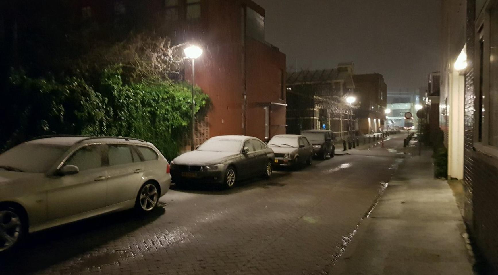 Groningen gets snow, Temps hit 10° in south on crazy weather day | NL Times