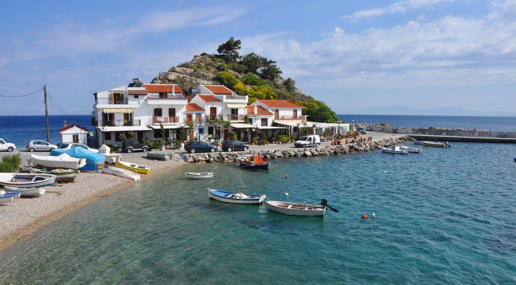 Covid travel warning escalated for Greek islands, Italy and others | NL ...
