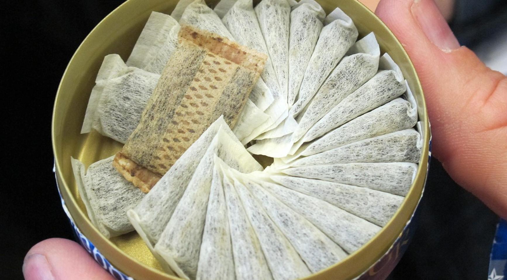 Illegal cigarettes, snus widely available in Rotterdam convenience ...