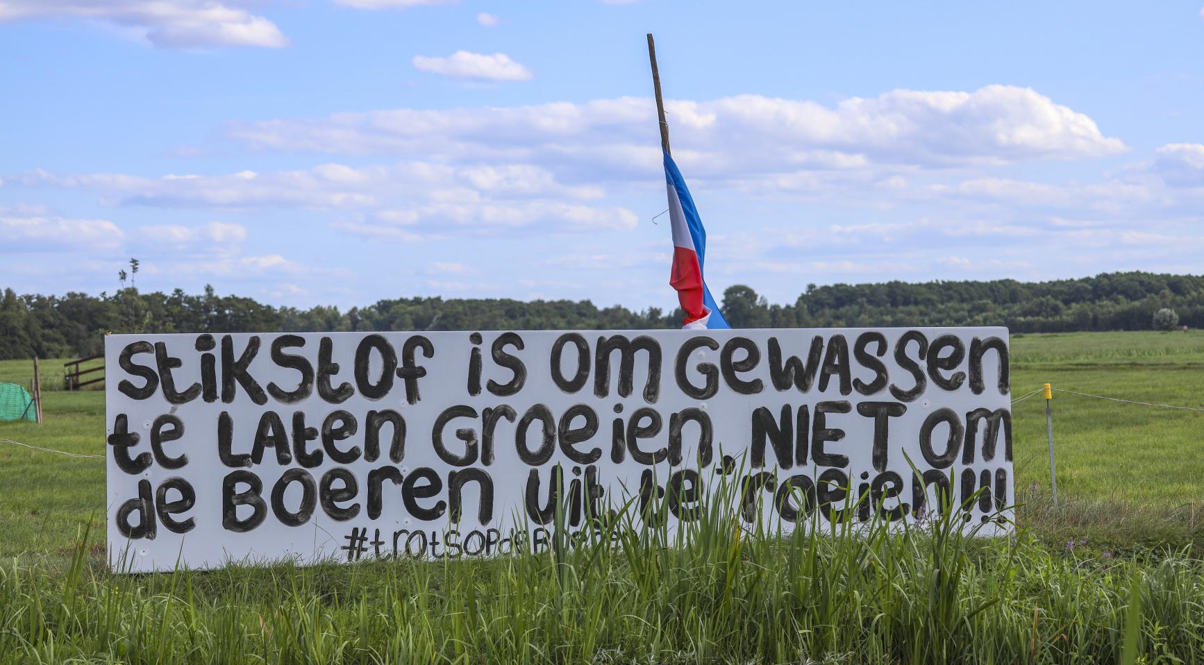 Dutch farmers heading to protest against European climate policy in ...