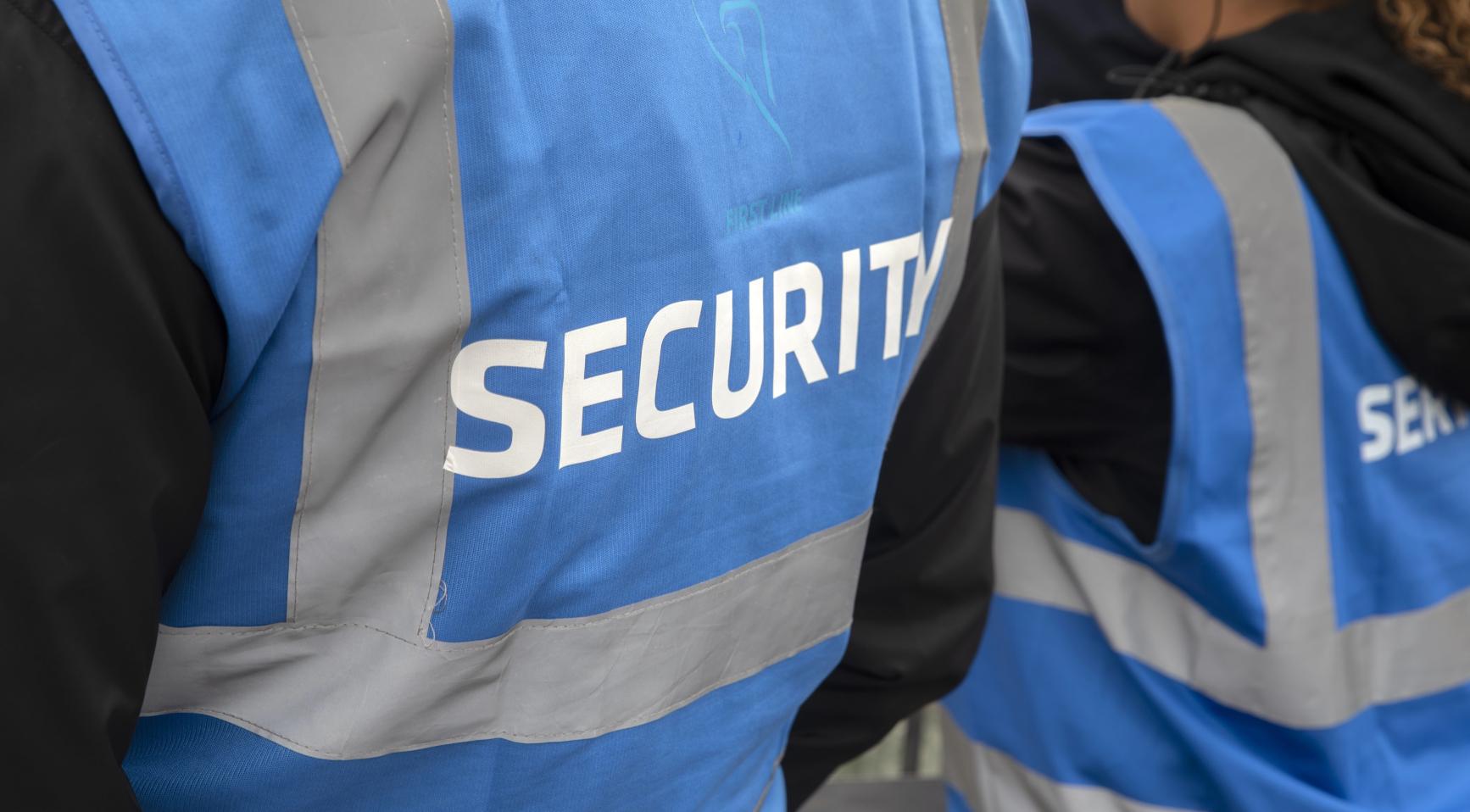 Municipalities want event organizers to hire more security guards | NL ...