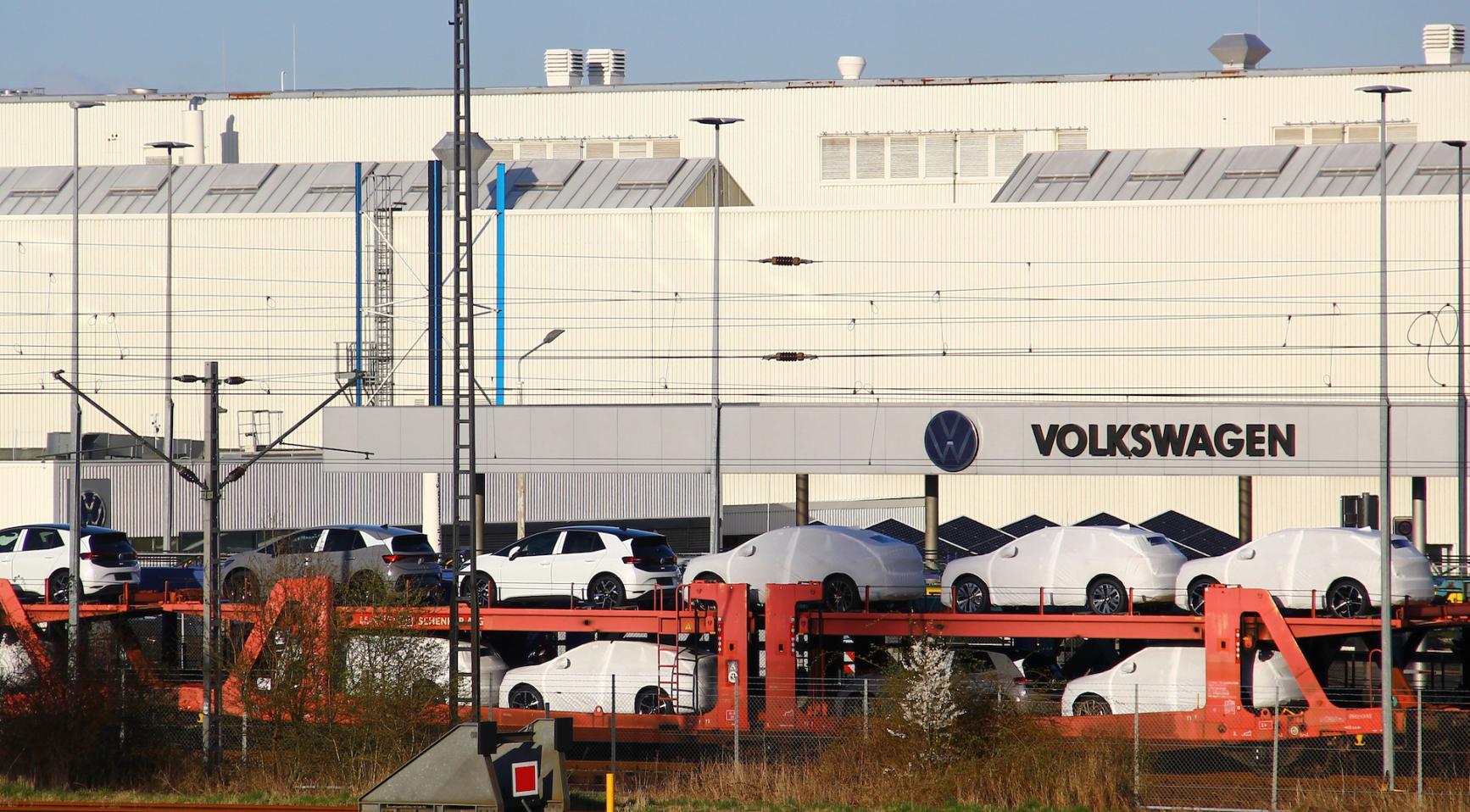 Europe’s slow shift to electric cars strains Dutch auto suppliers | NL ...