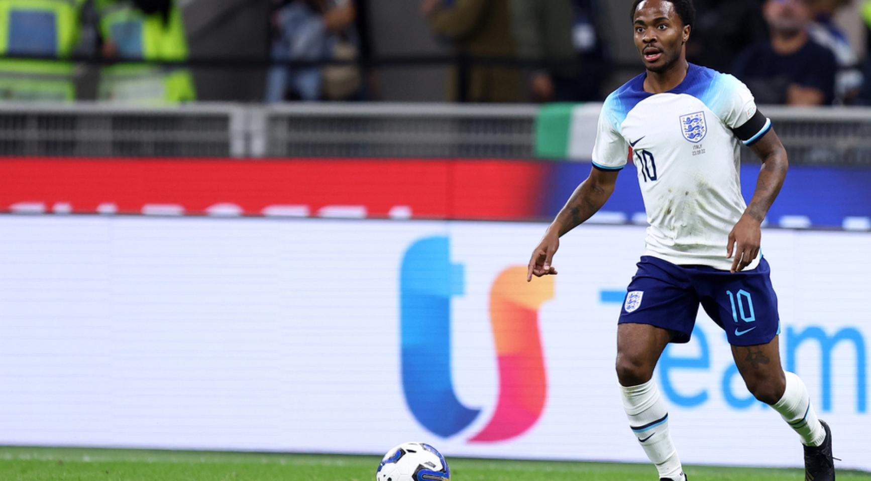 Feyenoord pulls off surprise signing of former Premier League winner ...