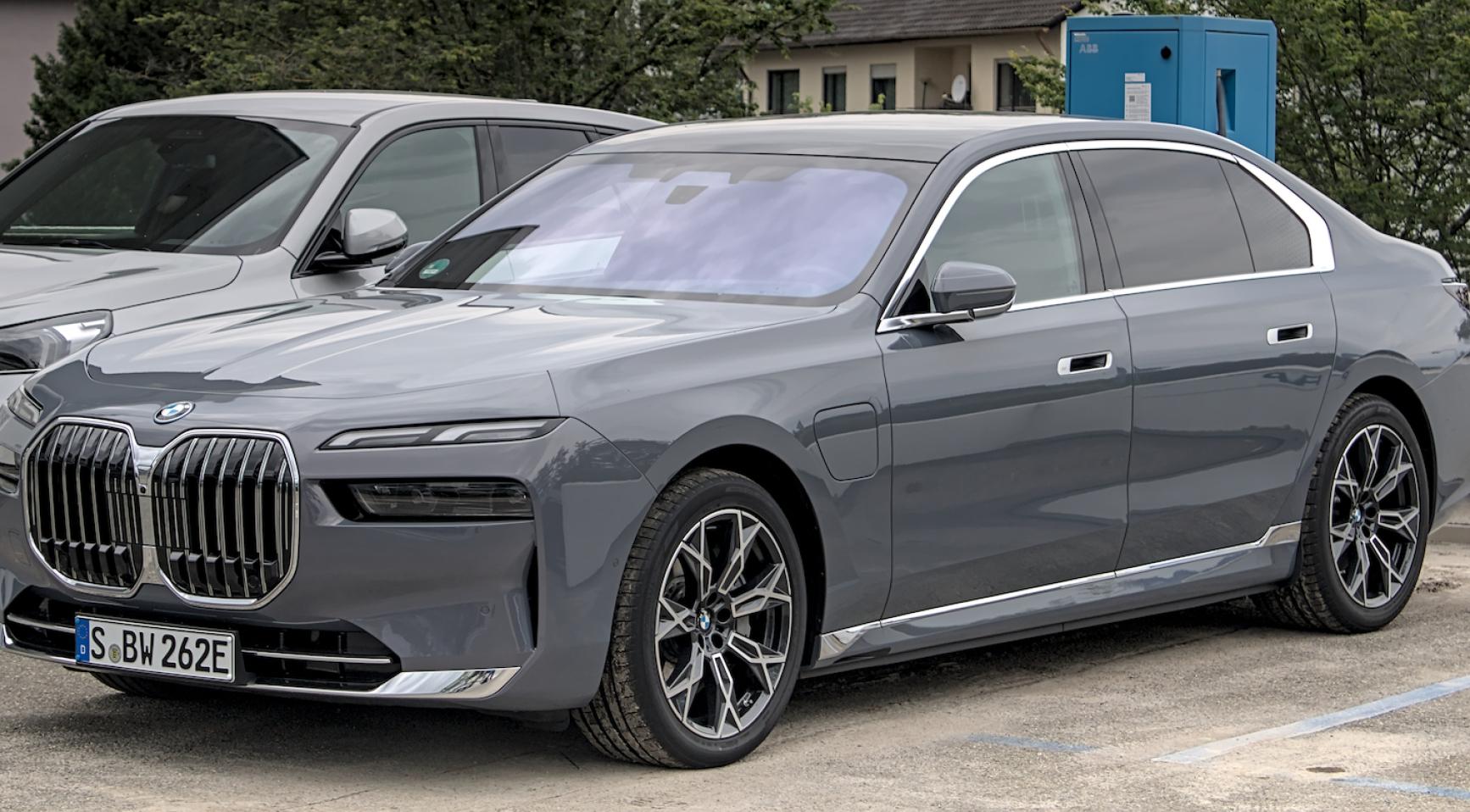 BMW recalls 4,233 cars in the Netherlands over fire risk | NL Times