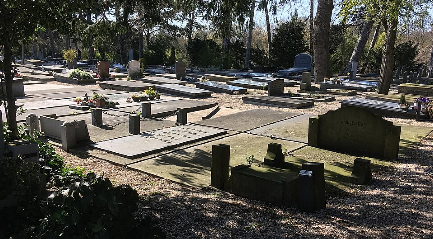 The Hague cemetery worker arrested over alleged theft from graves and ...